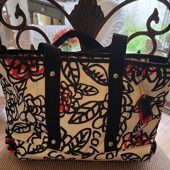 Coach | Bags | Coach 6583 Poppy Daisy Floral Graffiti | Poshmark